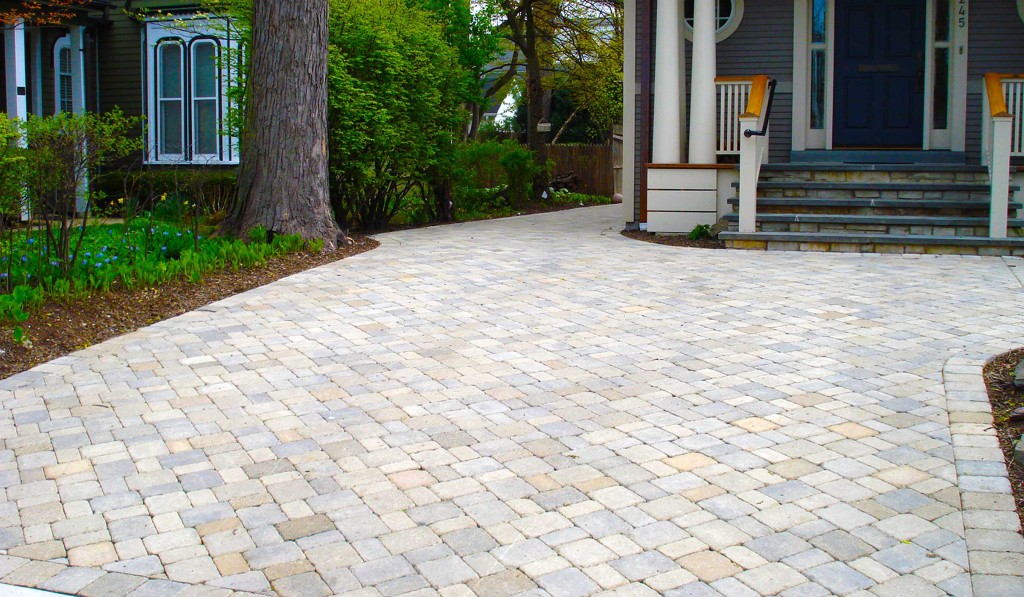 Brussels block tumbled concrete paver drive by Unilock - Hirsch Brick ...