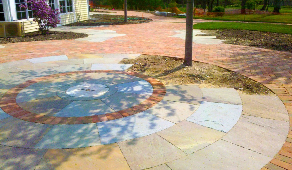 Belden bellcrest clay paver patio with insets of irregular bluestone ...